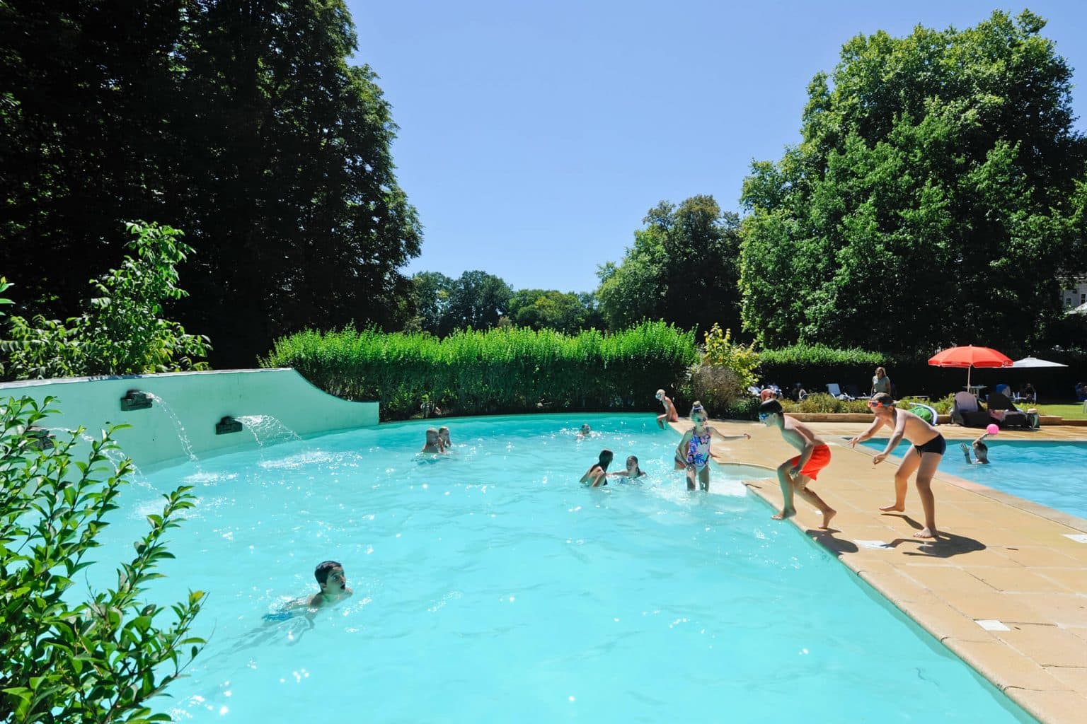 Campsite swimming pool - Campsite Château de Chanteloup